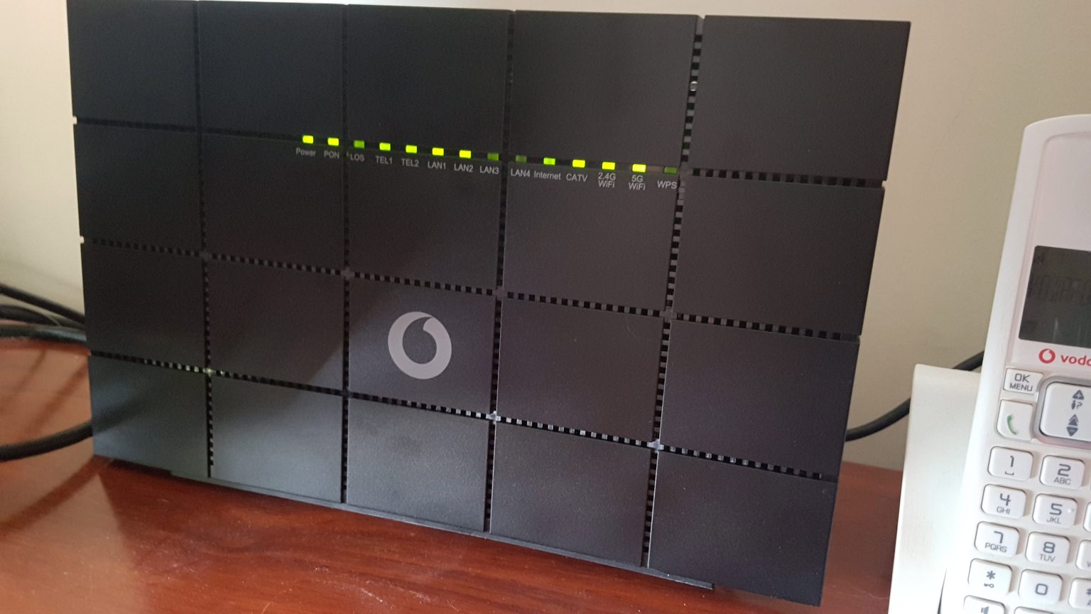 Análise: Smart Router 2.0 HS8247W é o router da Vodafone Fibra! Vamos ...